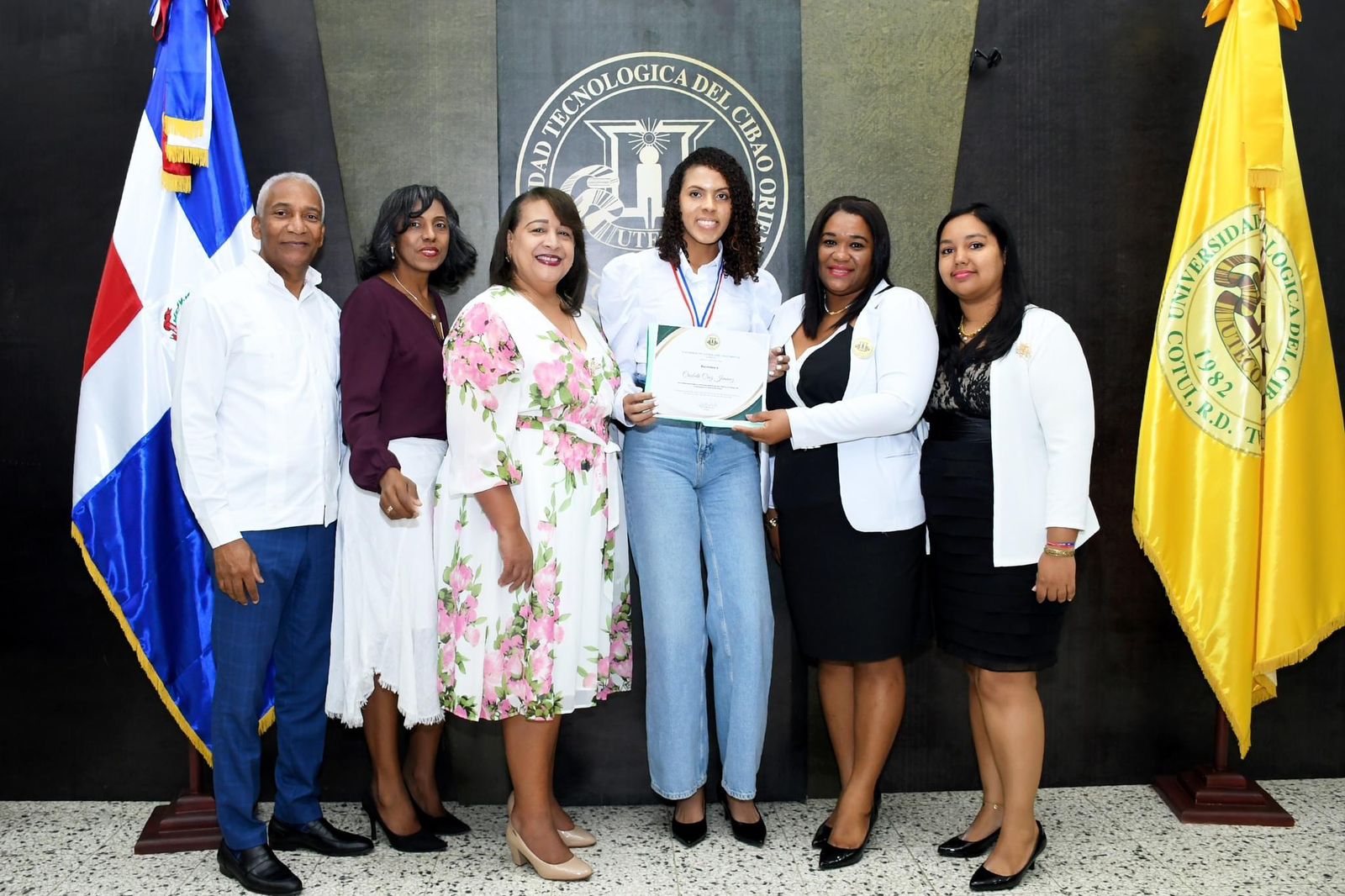UTECO reconoce alumnos meritorios en el Día Nacional del Estudiante ...