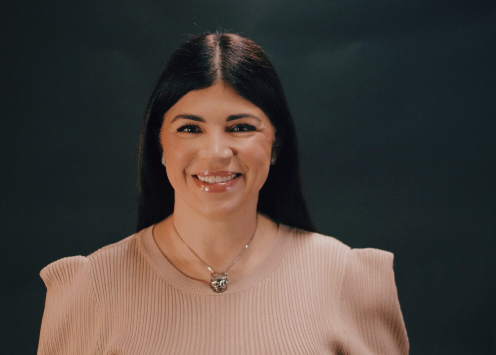 Ana Simó ofrecerá conferencias gratuitas en diferentes puntos del país ...