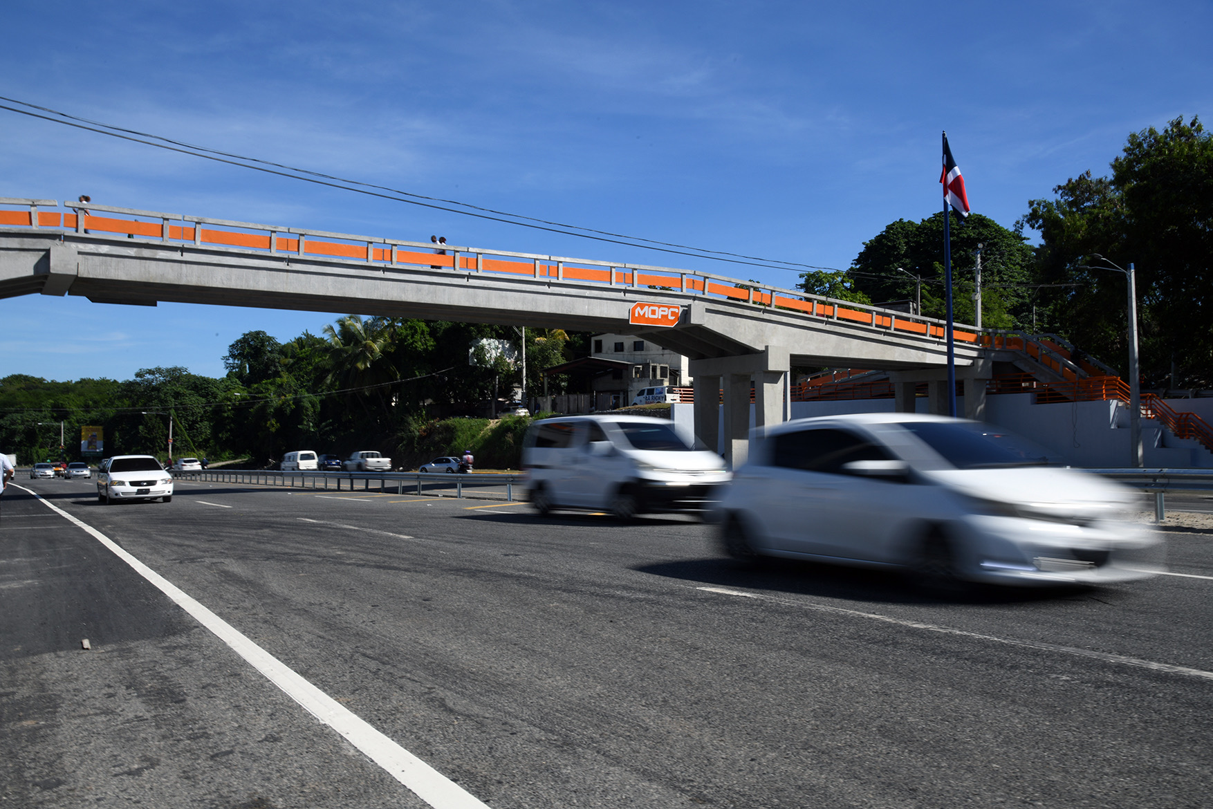 Gobierno del presidente Abinader inaugura puente peatonal en El Carril ...