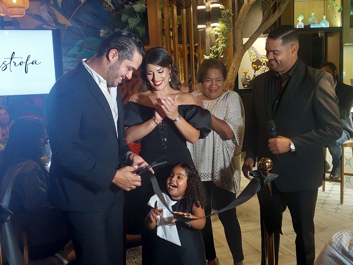 Juan Carlos Pichardo Inaugura su restaurante “La Estrofa” | RC Noticias