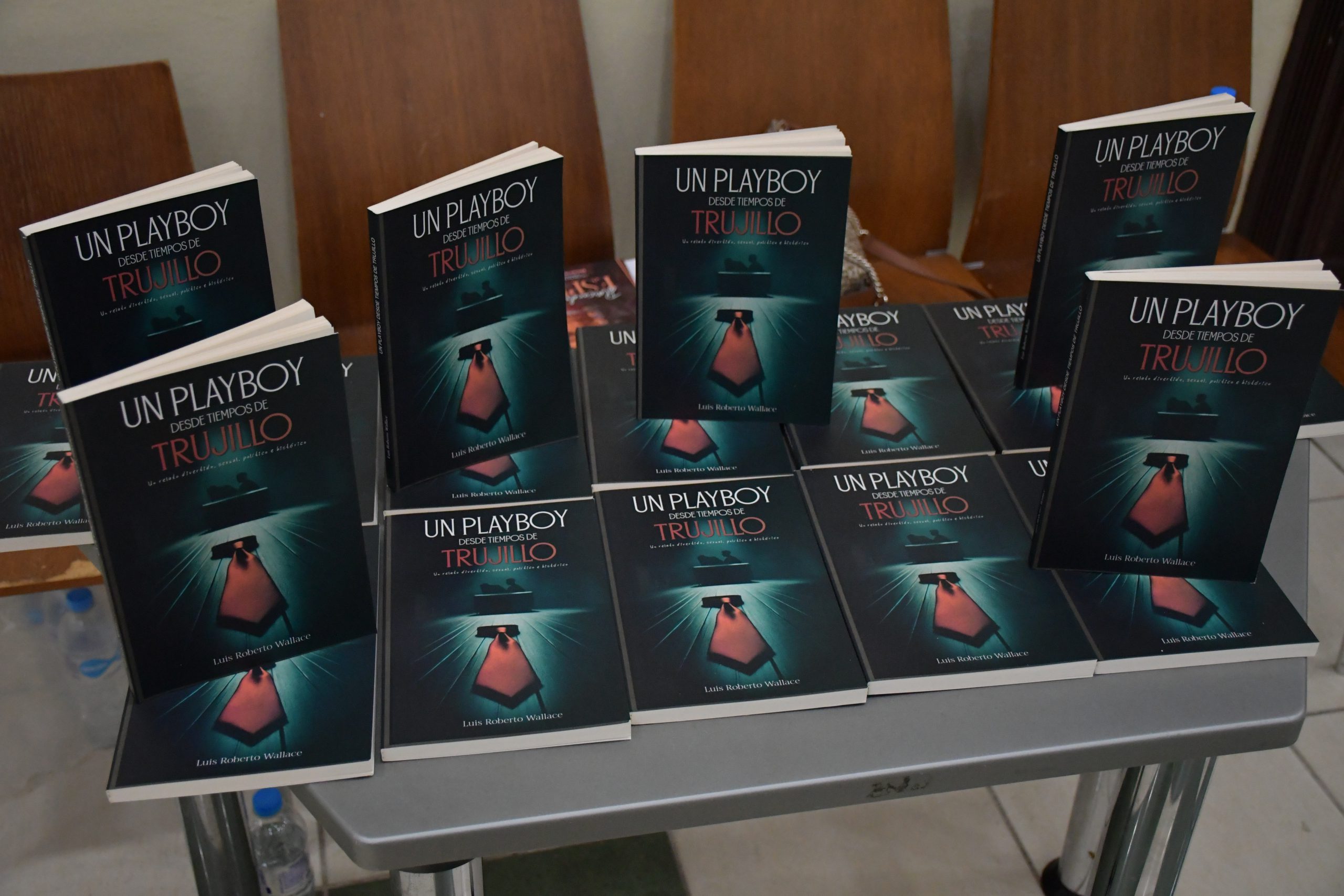 Presentan libro ‘Un playboy desde tiempos de Trujillo’ de Roberto ...