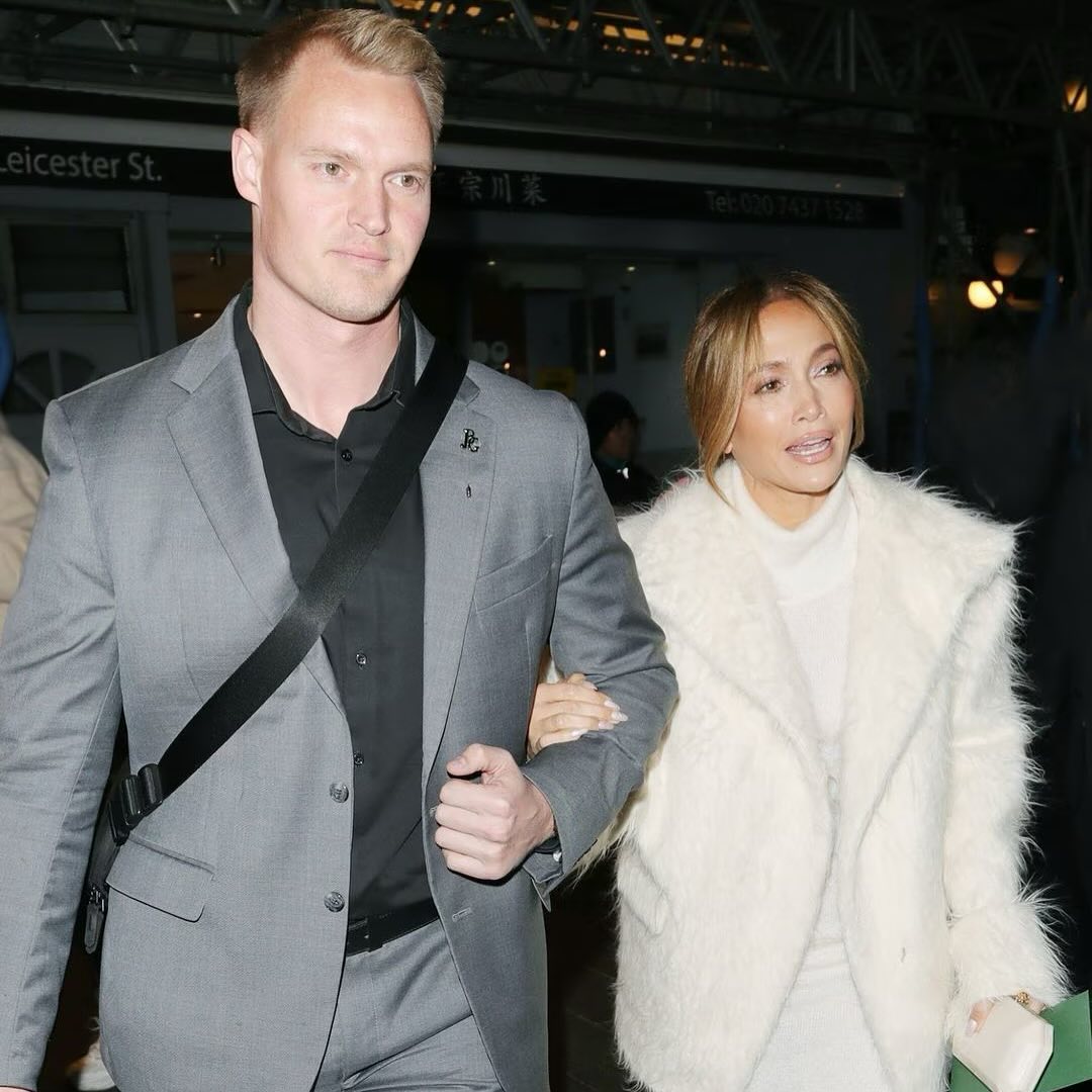 Jennifer López sorprende con un nuevo guardaespaldas que acapara todas ...