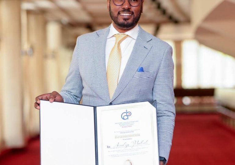 CDP reconoce a Aneudys Martich por su trayectoria en los medios de ...