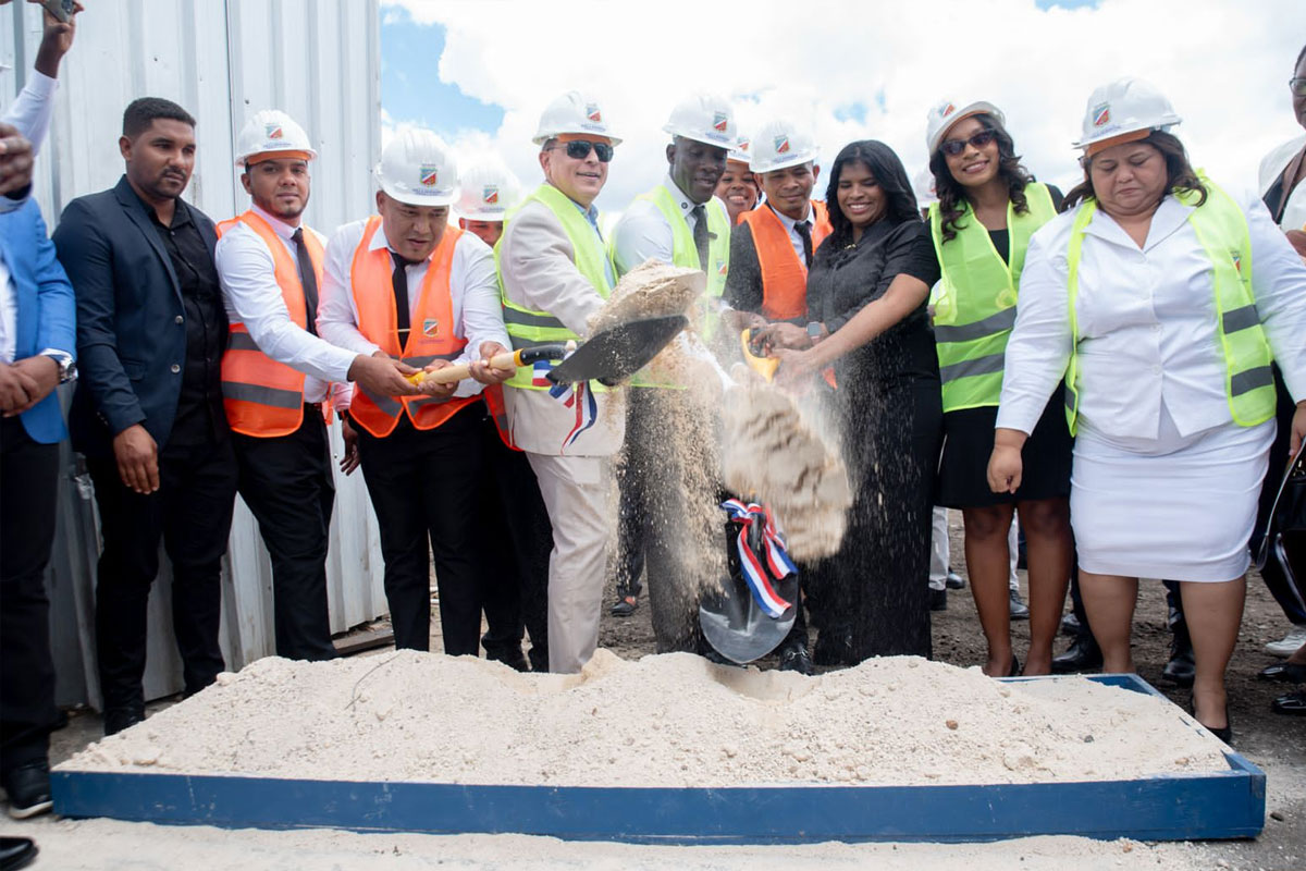 Alcalde Eduardo Familia encabeza primer palazo para construcción del Palacio Municipal de Villa ...