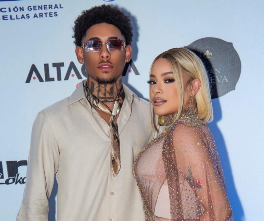 La Insuperable y el Señor Jiménez muestran su amor al público | RC Noticias