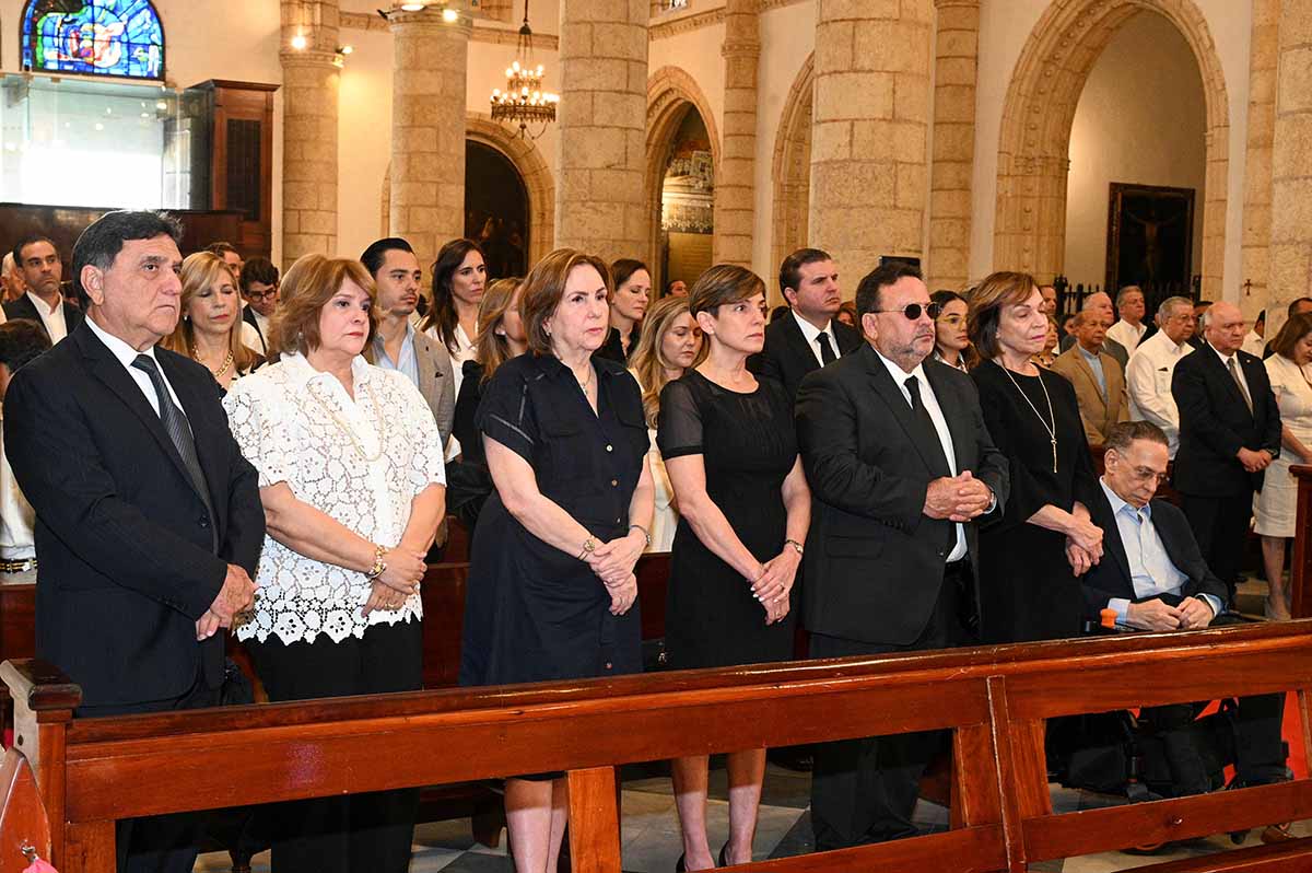 Rinden emotivo homenaje a doña Mary Pérez Marranzini | RC Noticias