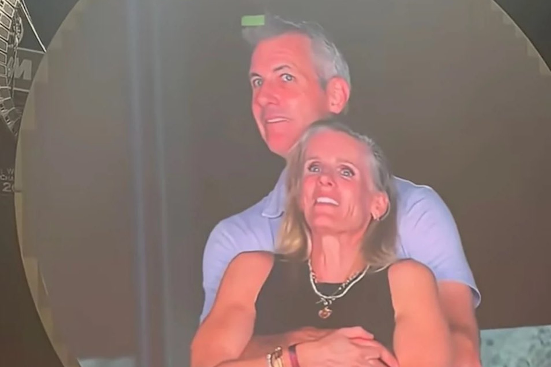 Video viral de pareja en concierto de Coldplay enciende escándalo: CEO de Astronomer, suspendido ...