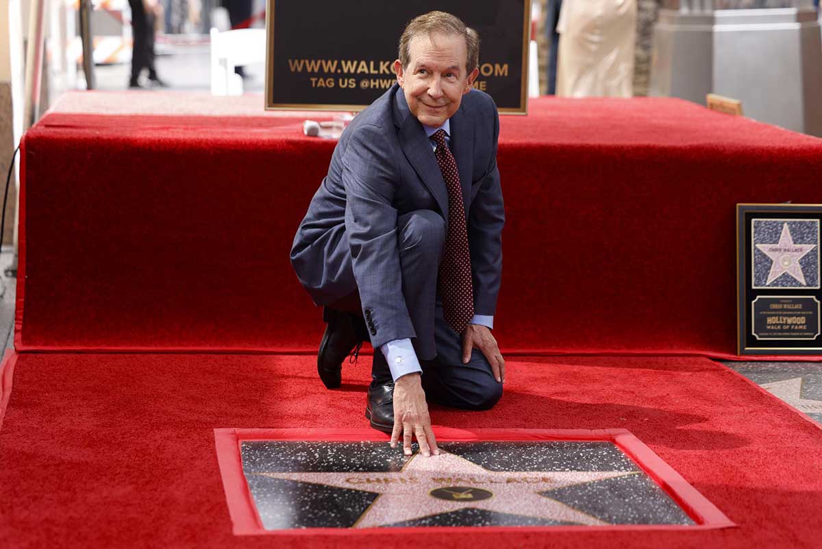 Chris Wallace recibe una estrella en Hollywood junto a la de su padre ...