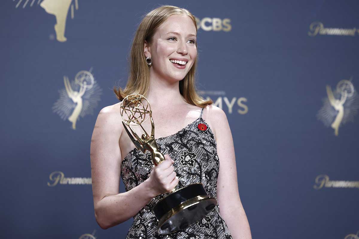 Hannah Einbinder, tras ganar el Emmy por 'Hacks': "¡A la mierda el ICE ...