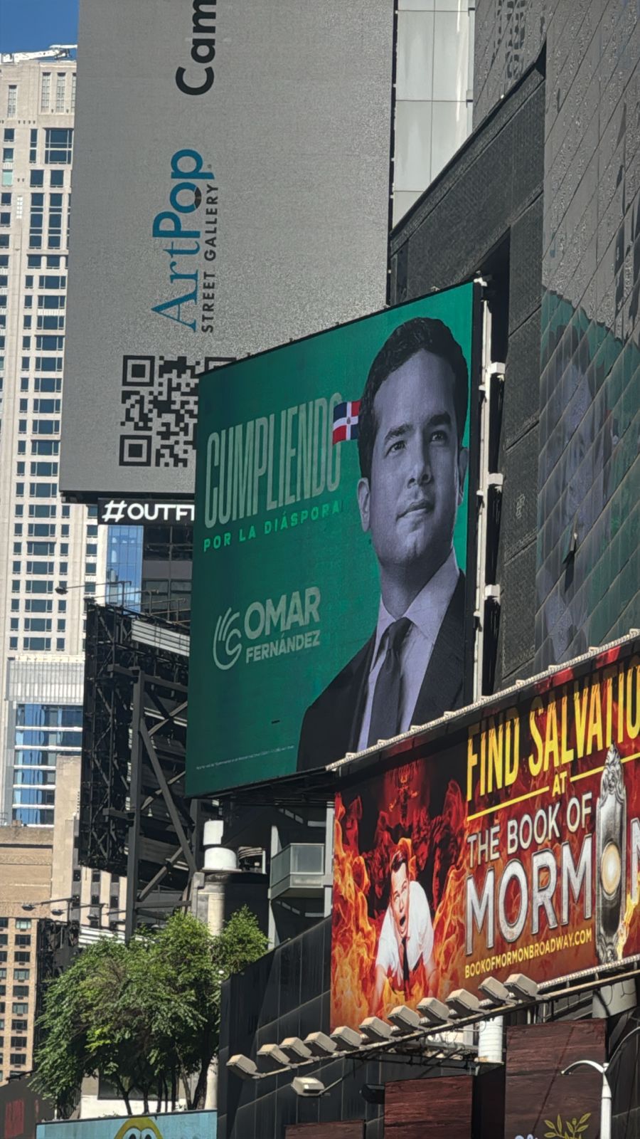 Omar sorprende en pantalla gigante de Time Square | RC Noticias