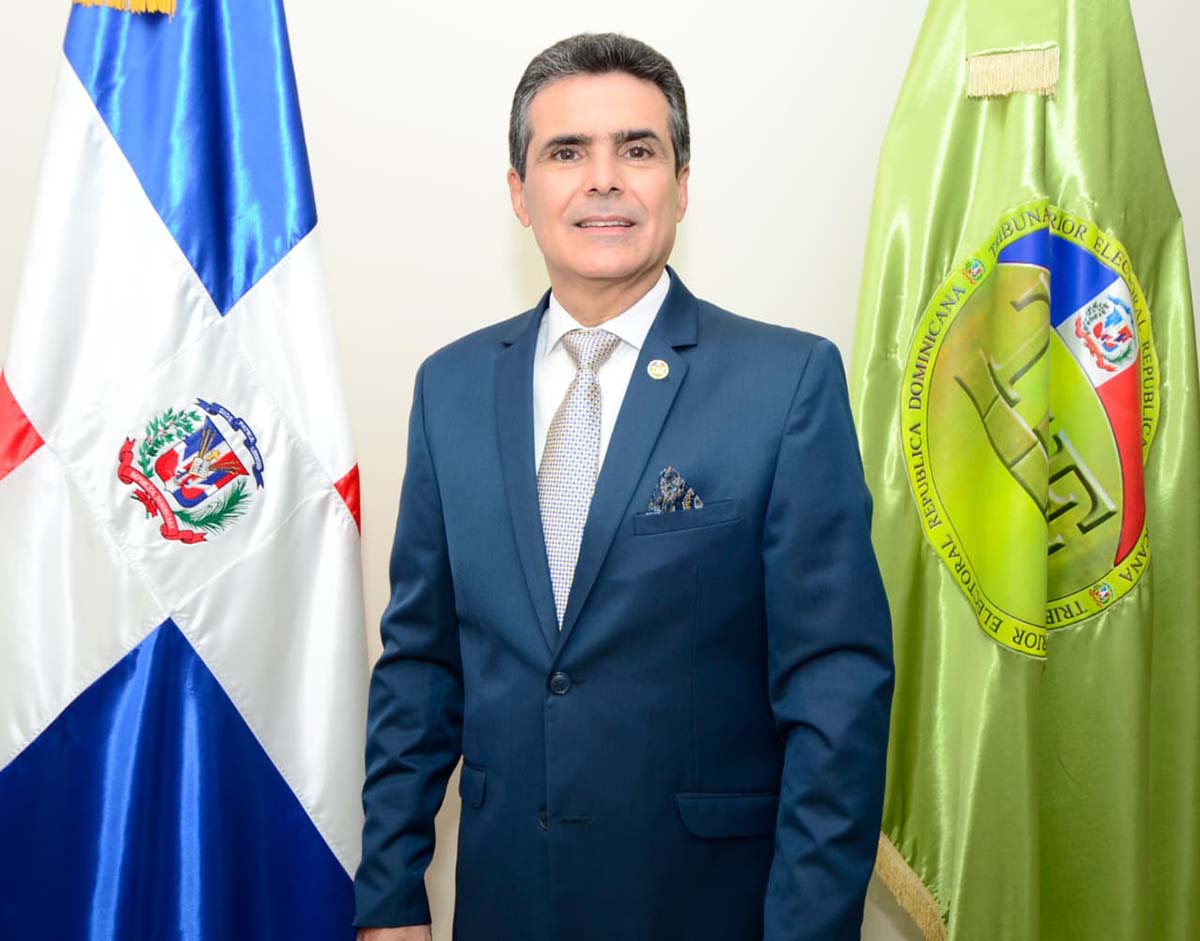 49 instituciones respaldan la continuidad del magistrado Pedro Yermenos Forastieri en el TSE ...