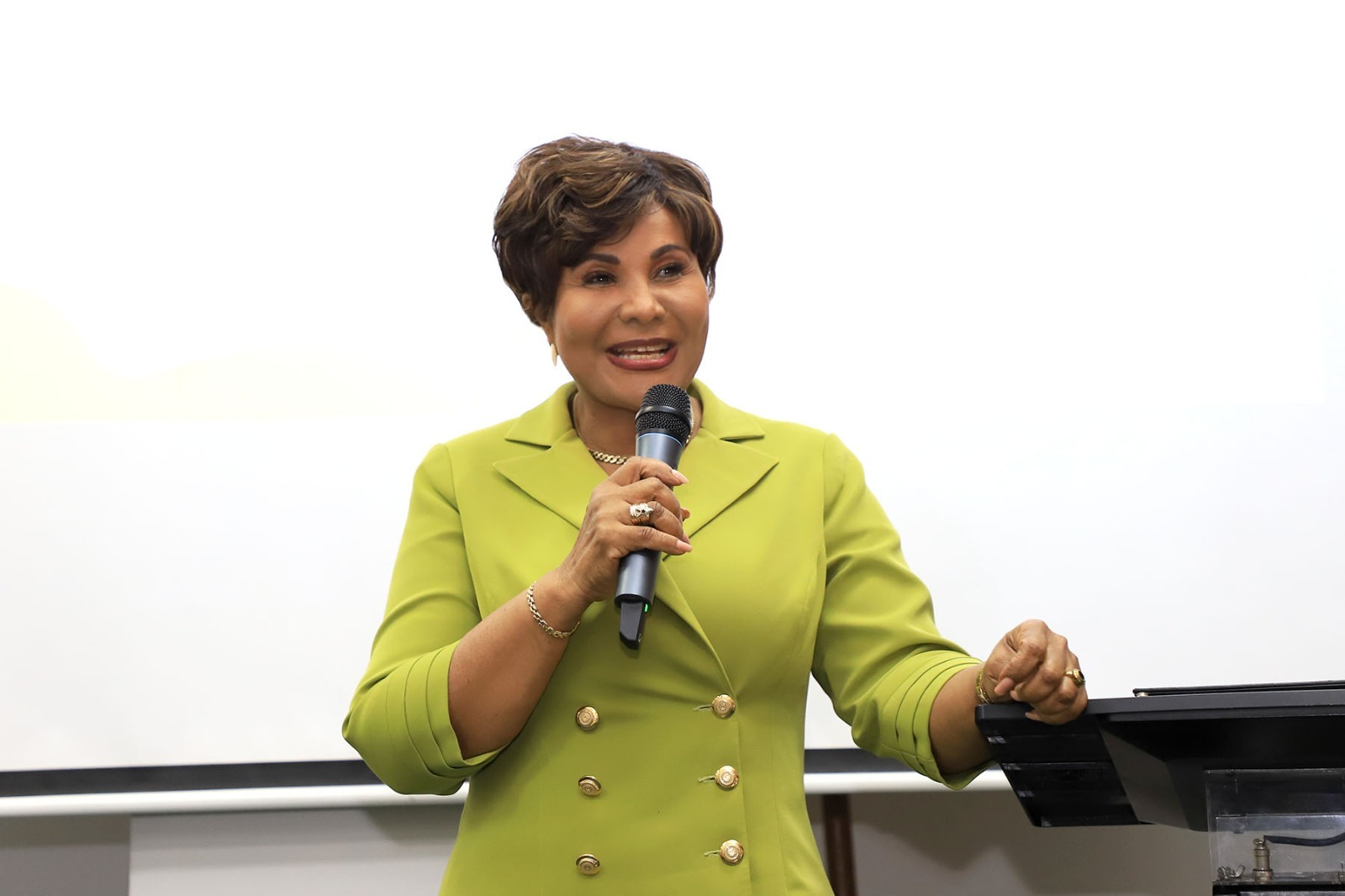 Josefa Castillo califica como “paso de avance” la campaña “Déjala ir ...