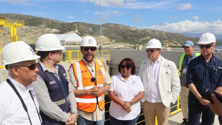 INDRHI realiza con éxito pruebas en compuertas y otros componentes de ...