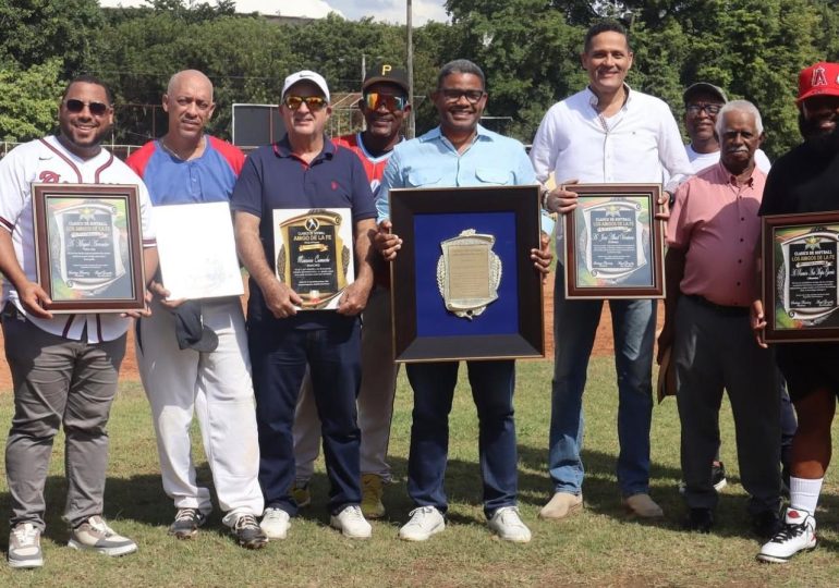 Clásico de Softbol Amigos de La Fe reconoce a Robert Polanco por su ...